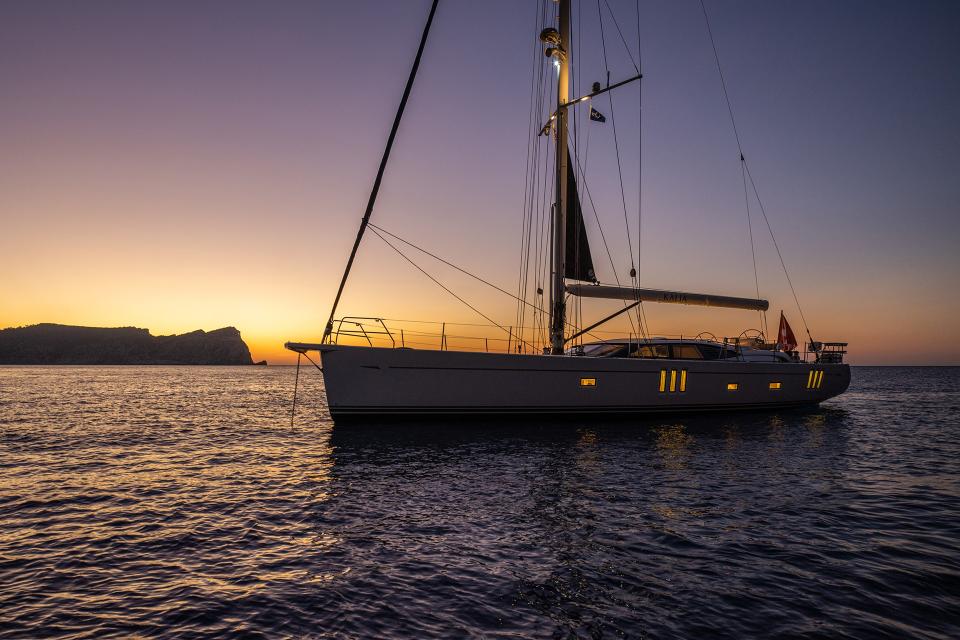 Oyster 745 | 75 Foot Yacht | Offshore Sailboat | Oyster Yachts