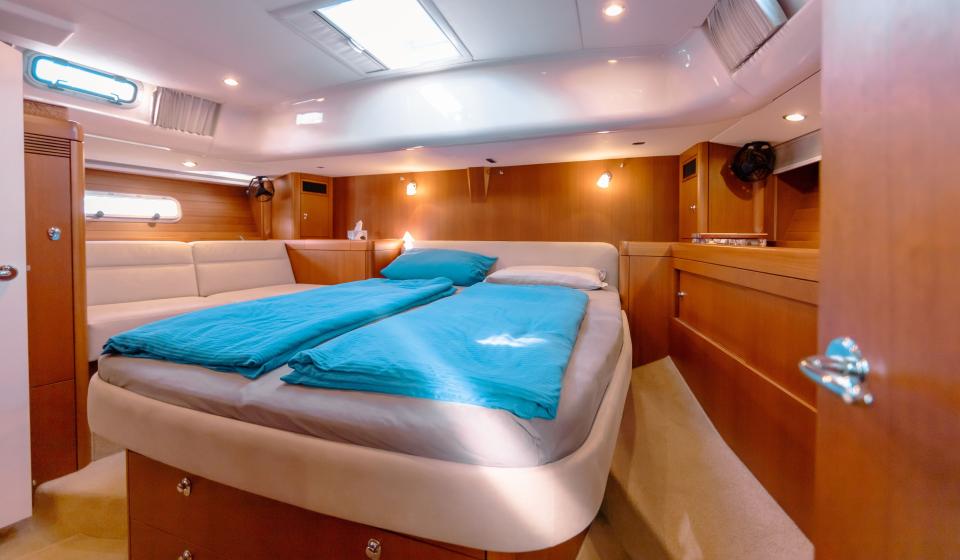 Oyster 54 Sarabande Yacht | Oyster Yachts